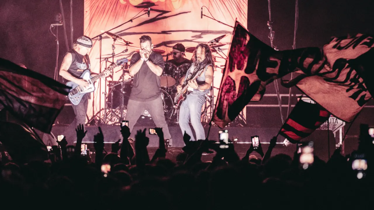 La Renga cerró su exitosa gira europea con un concierto histórico en ...